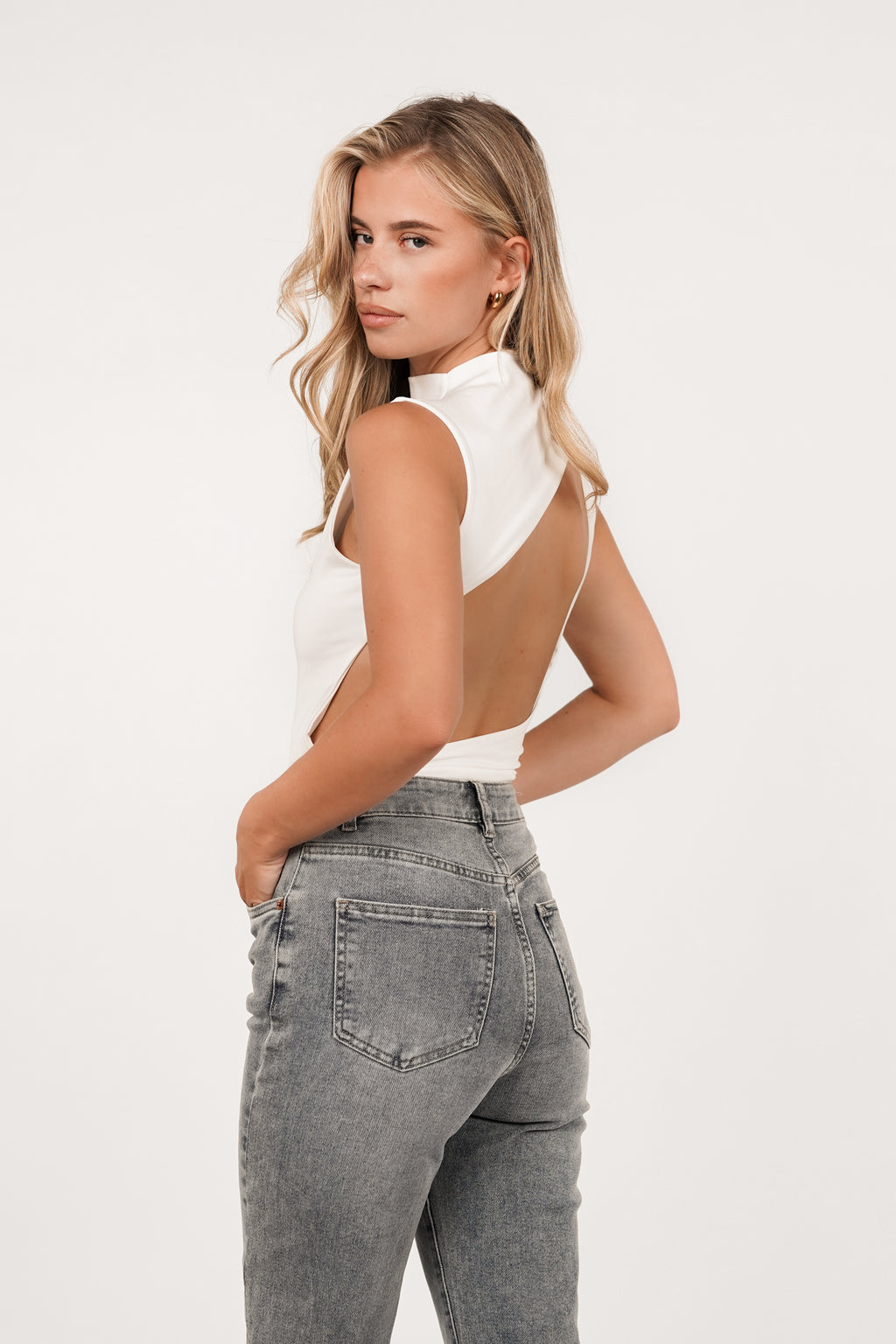 High neck body met open rug wit | Open back bodysuit